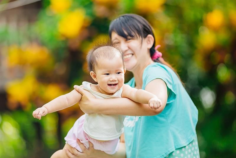 Usia 9 Bulan? Yuk Stimulasi Si Kecil dengan Bermain