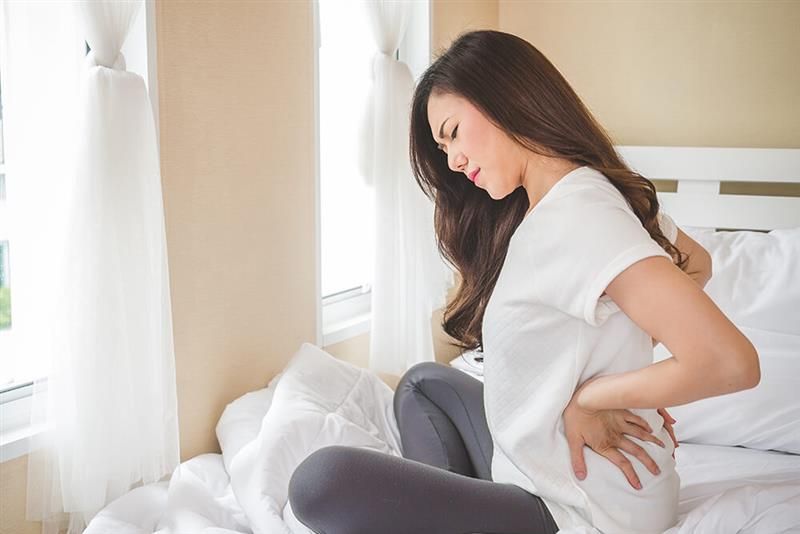 Penyebab dan Cara Mengatasi Nyeri Punggung Setelah Melahirkan